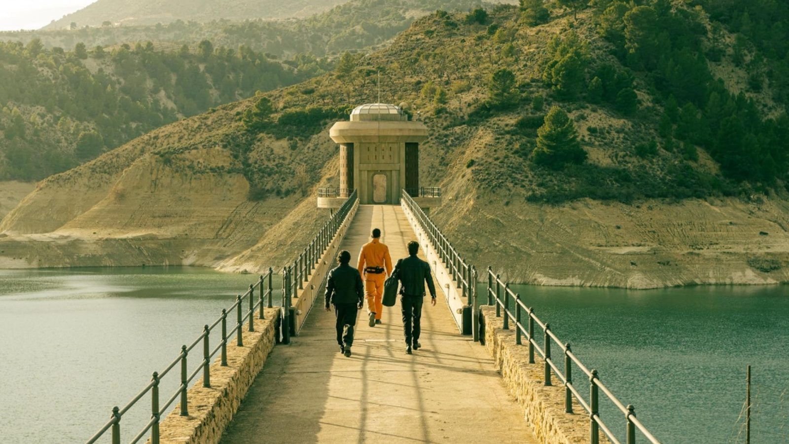 Billionaires' Bunker ending explained: Does Max escape? | LSA HK