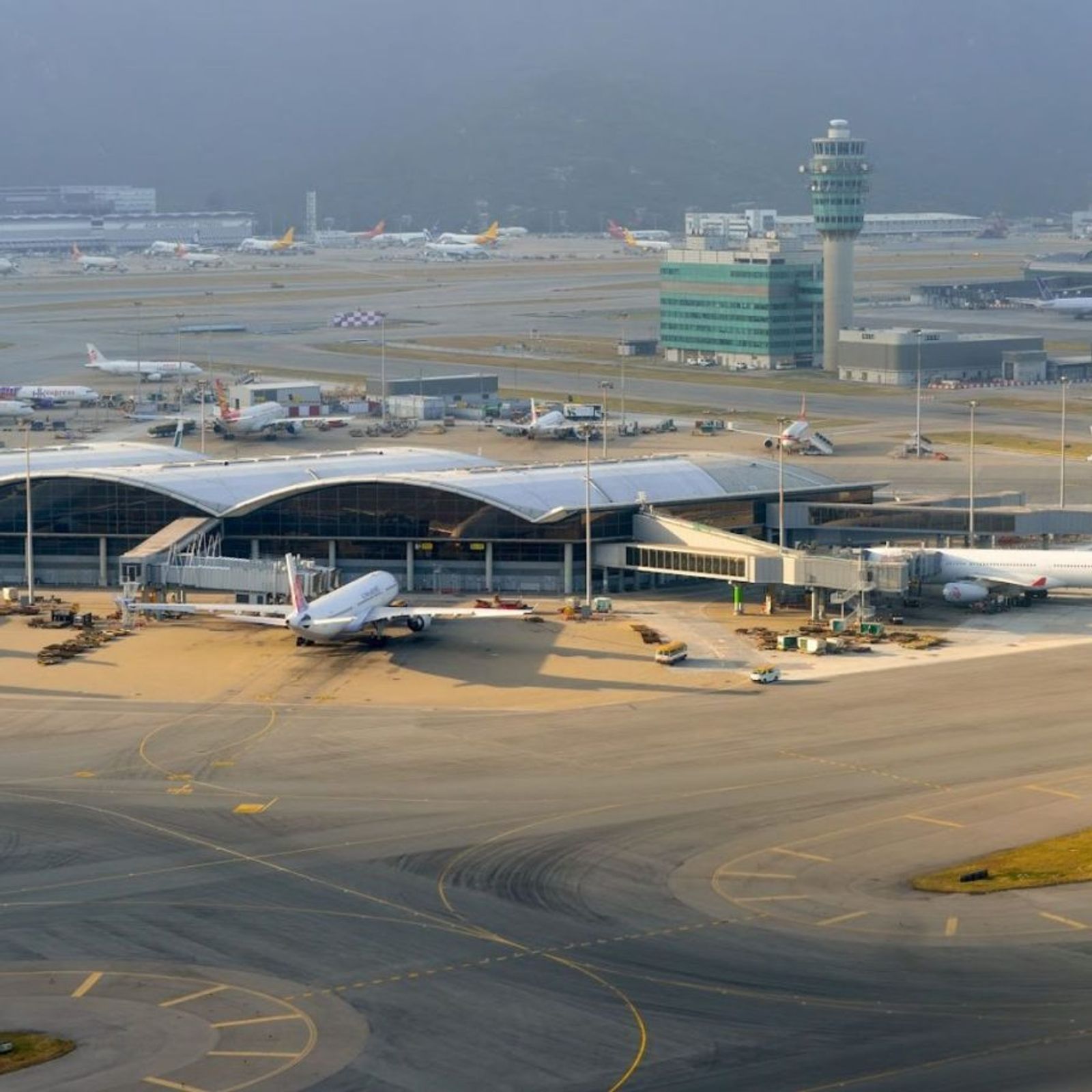 Hong Kong Airport halts flight operations for typhoon Ragasa | LSA HK