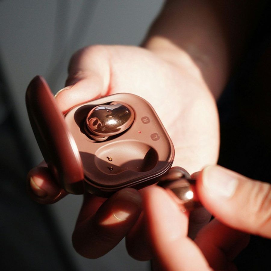 Taiwanese Airlines Ban Earbuds, Chargers In Checked Luggage | LSA HK