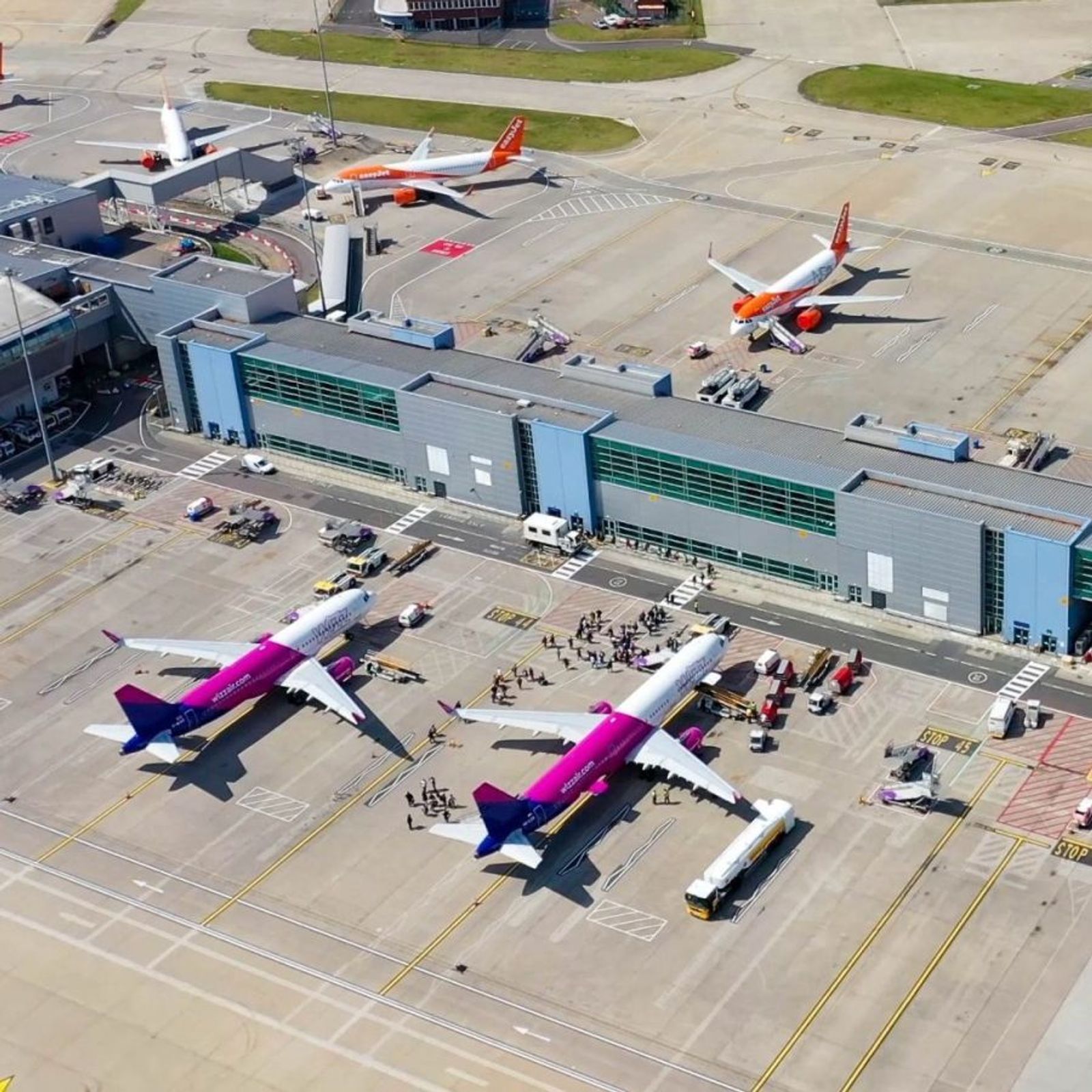 easyJet Staff Strikes At Luton Airport: The Delays, Compensation | LSA HK