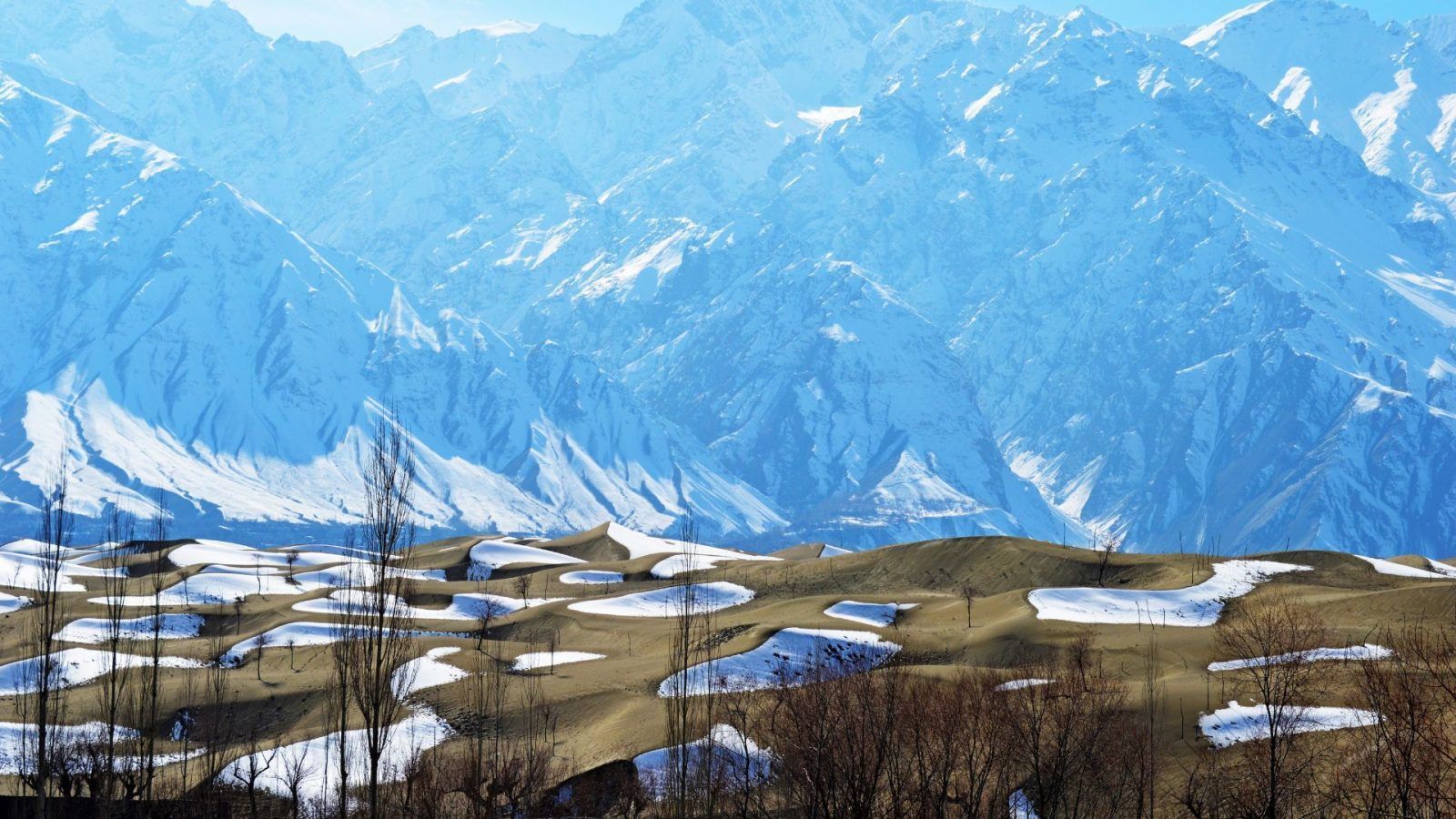 Snow In Desert? These Landscapes Turn White During Winter | LSA HK