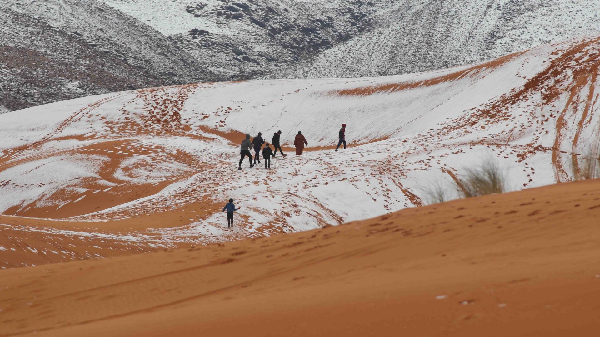 Snow In Desert? These Landscapes Turn White During Winter | LSA HK