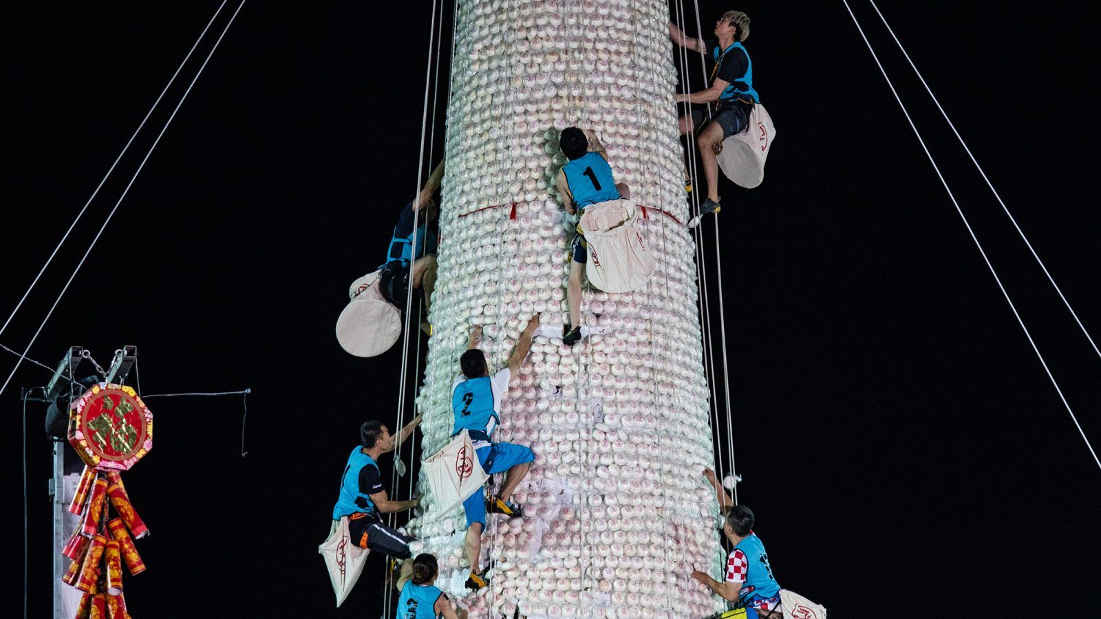 Jason Kwok and Janet Kung Crowned Cheung Chau Bun King and Queen