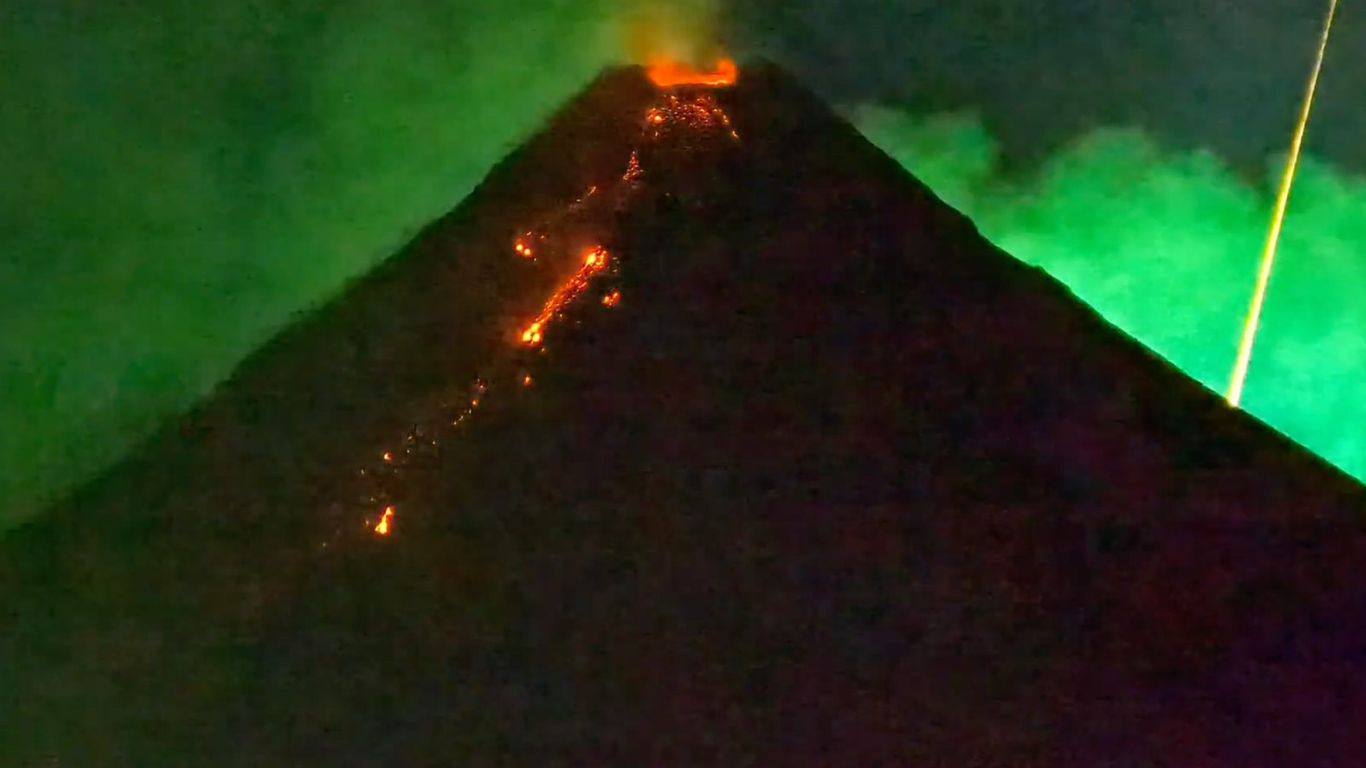 Footage of a Meteor Streaking Behind Erupting Mayon Volcano Goes Viral