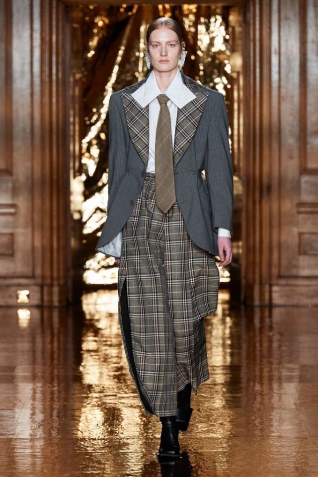 Female ties: how to wear 2020’s most unexpected fashion trend