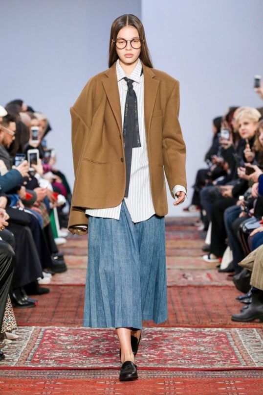 Female ties: how to wear 2020’s most unexpected fashion trend