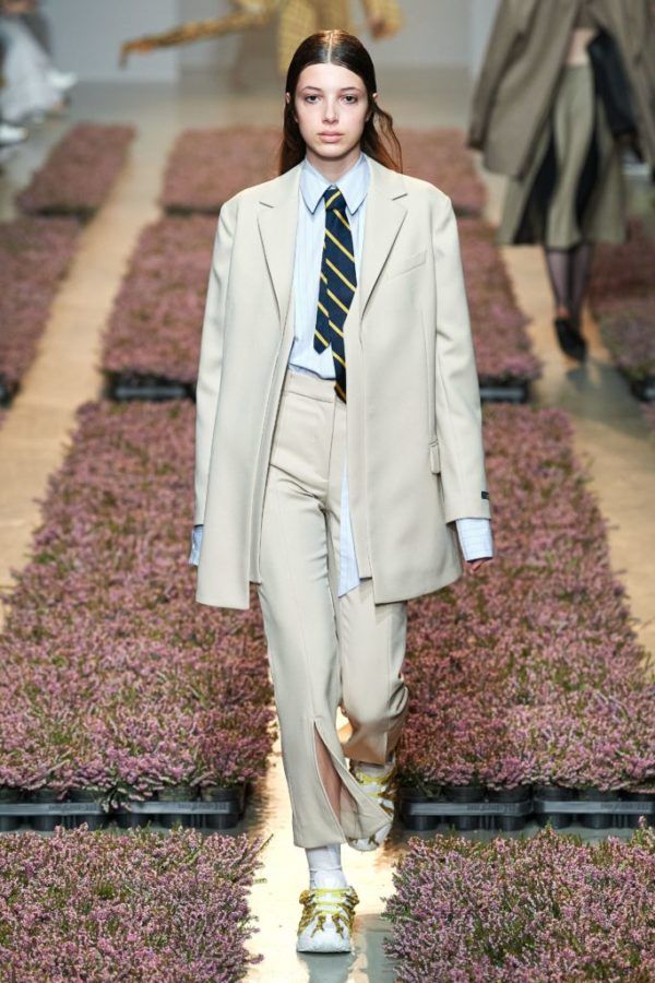 Female ties: how to wear 2020’s most unexpected fashion trend