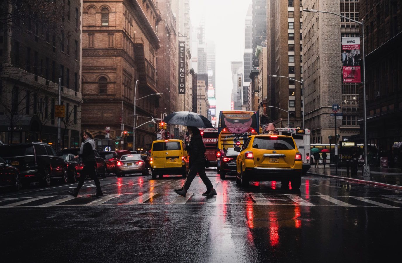 5 ways to stay safe while driving during this heavy rain period