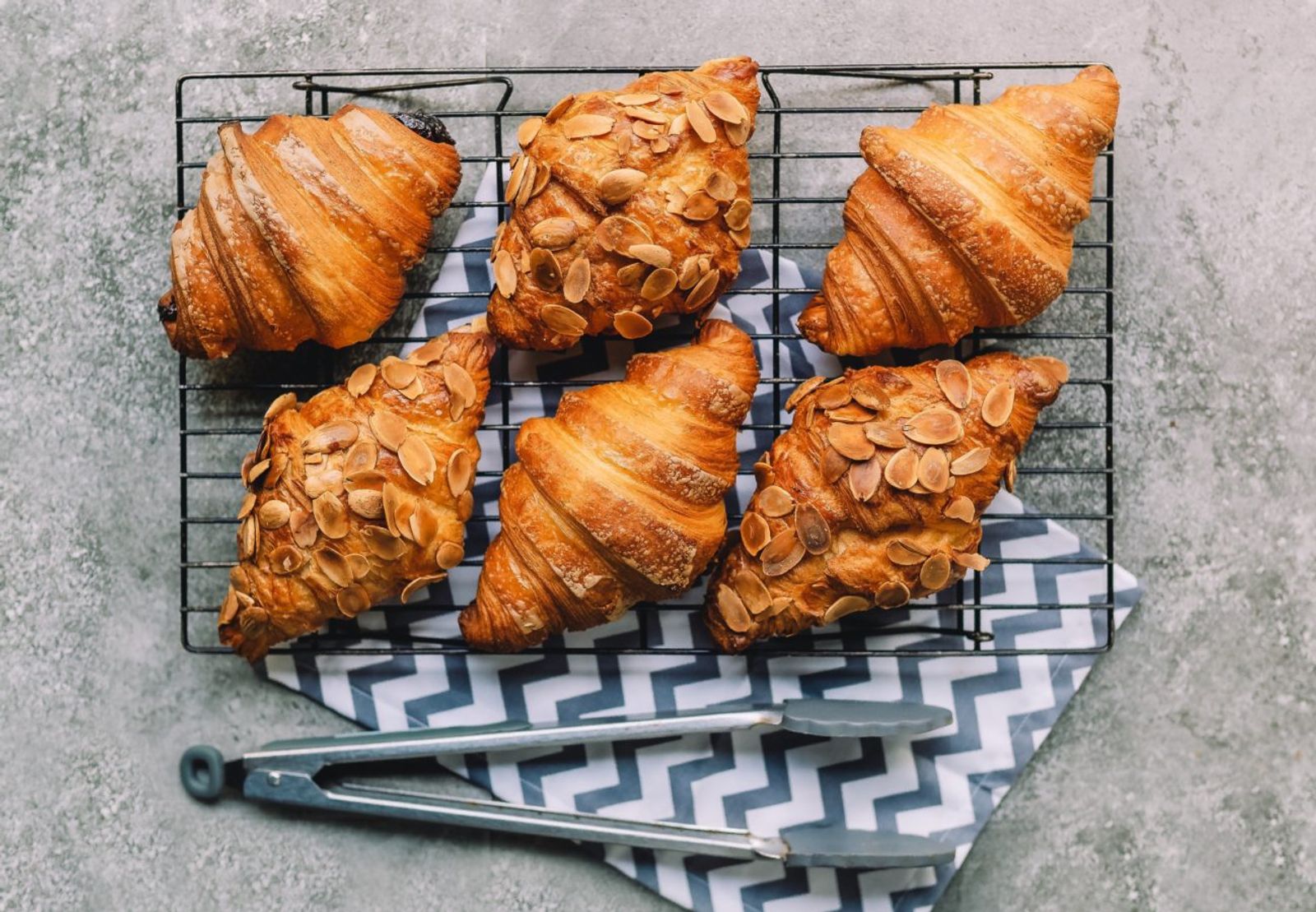 Where to order the best croissants for delivery in Bangkok