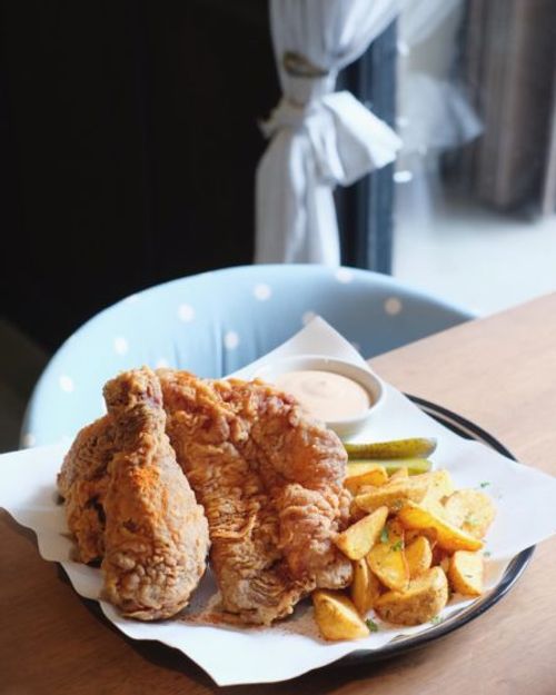 Where to order the crispiest fried chicken in Bangkok for delivery