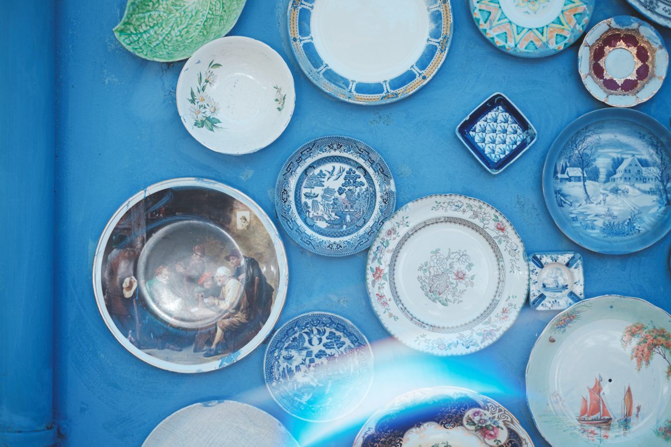 Why vintage plates are so trendy now (and where to shop them)