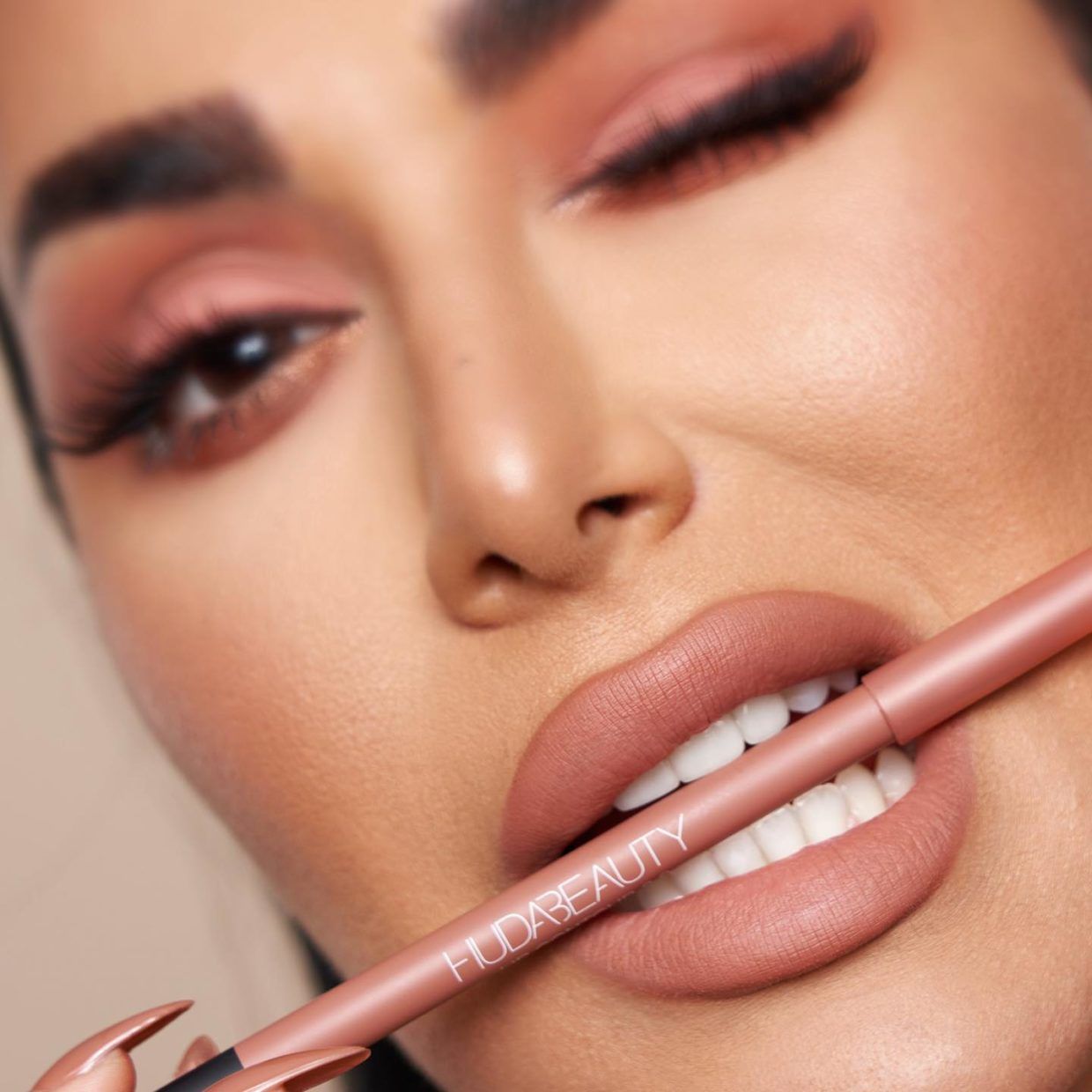 5 cult lip liners everybody needs to own (and 8 tips on how to use them)