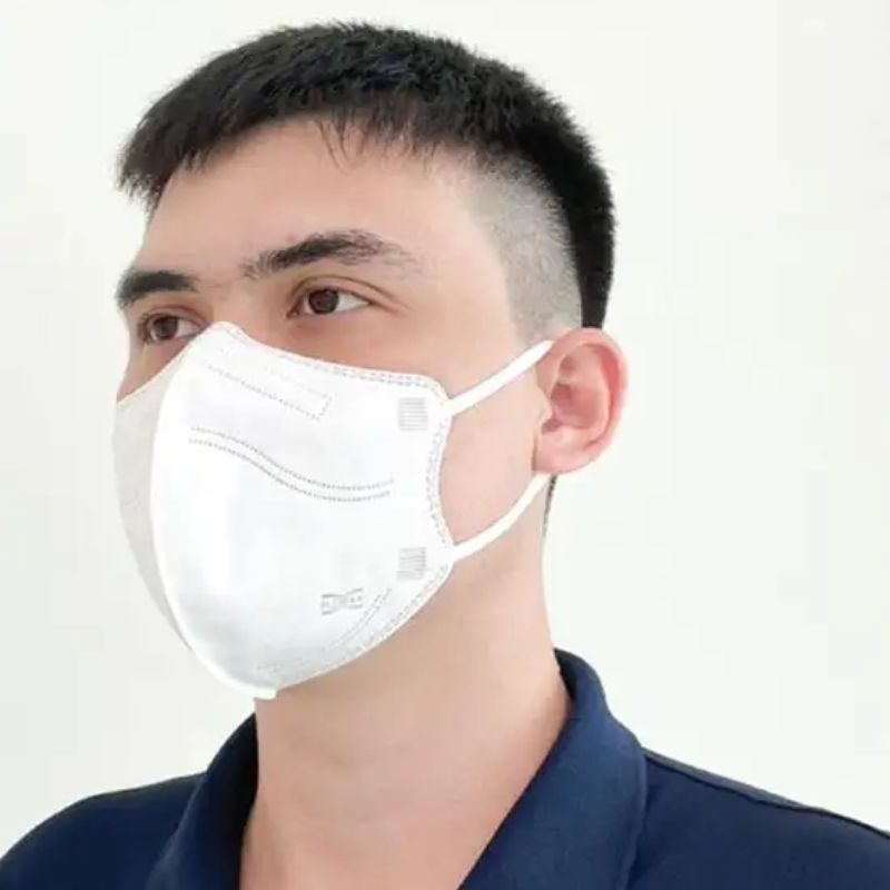 The 4 best colours to wear in hot weather, according to actual science