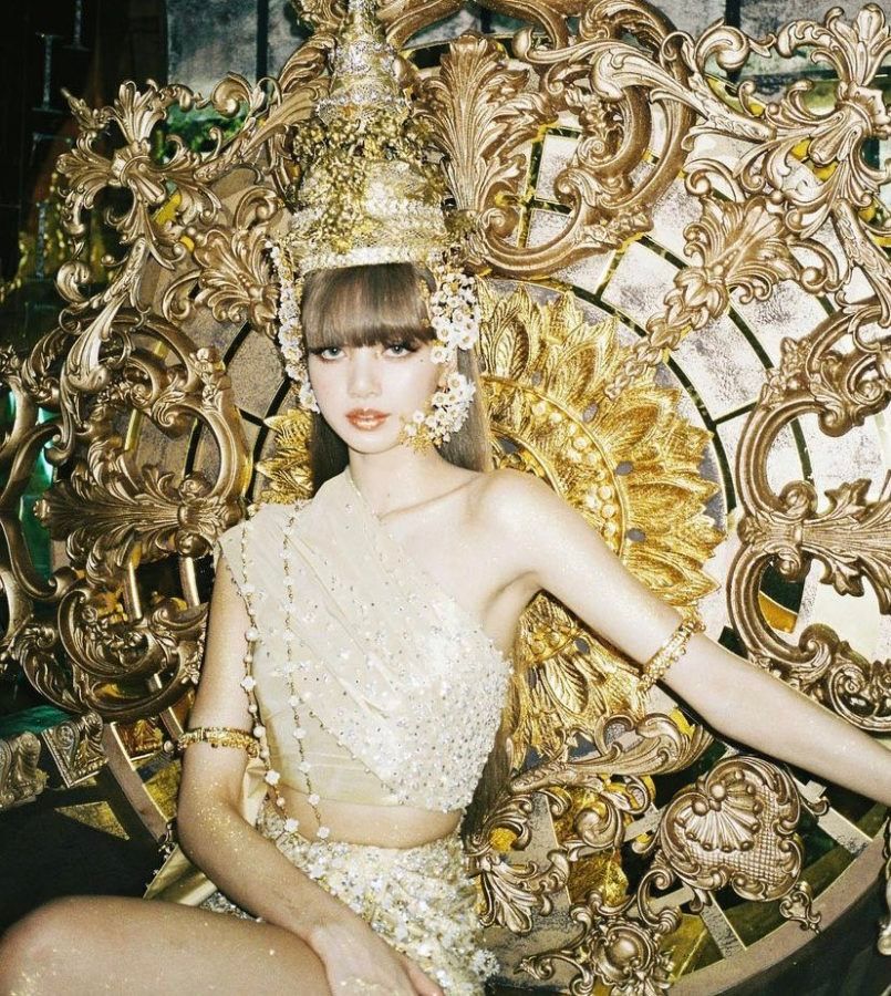 Blackpink’s Lisa debuts her solo album wearing ASAVA