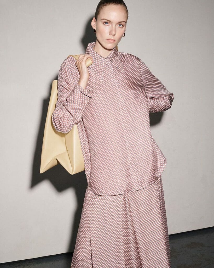 COS Autumn/Winter 2021 introduces a new angle of contemporary fashion