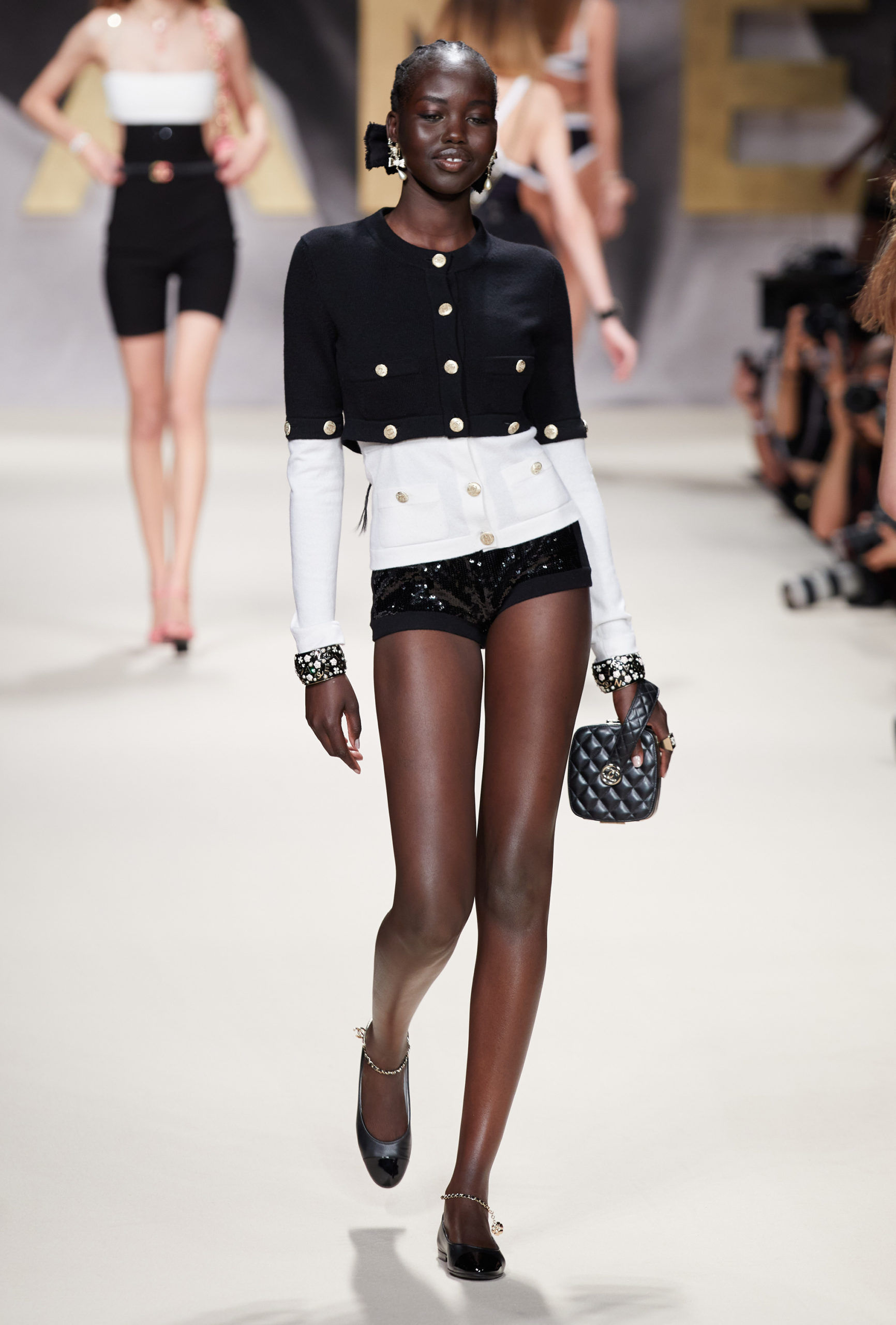 Recap: CHANEL Spring/Summer 2022 show is an ode to photographers