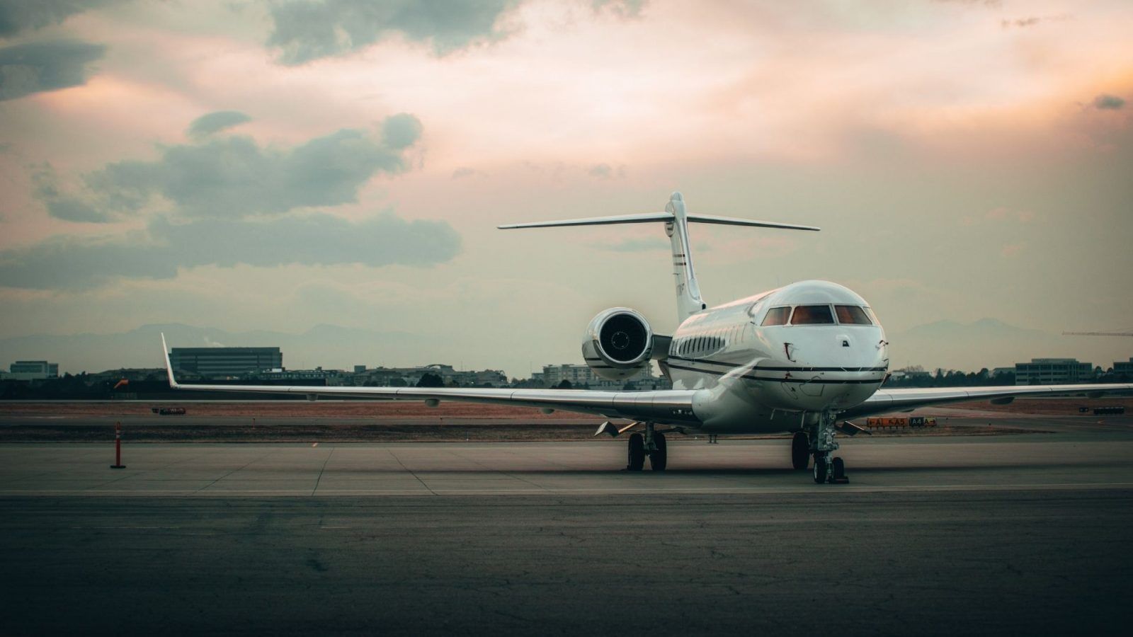 How much a private jet charter in Thailand costs and what it offers