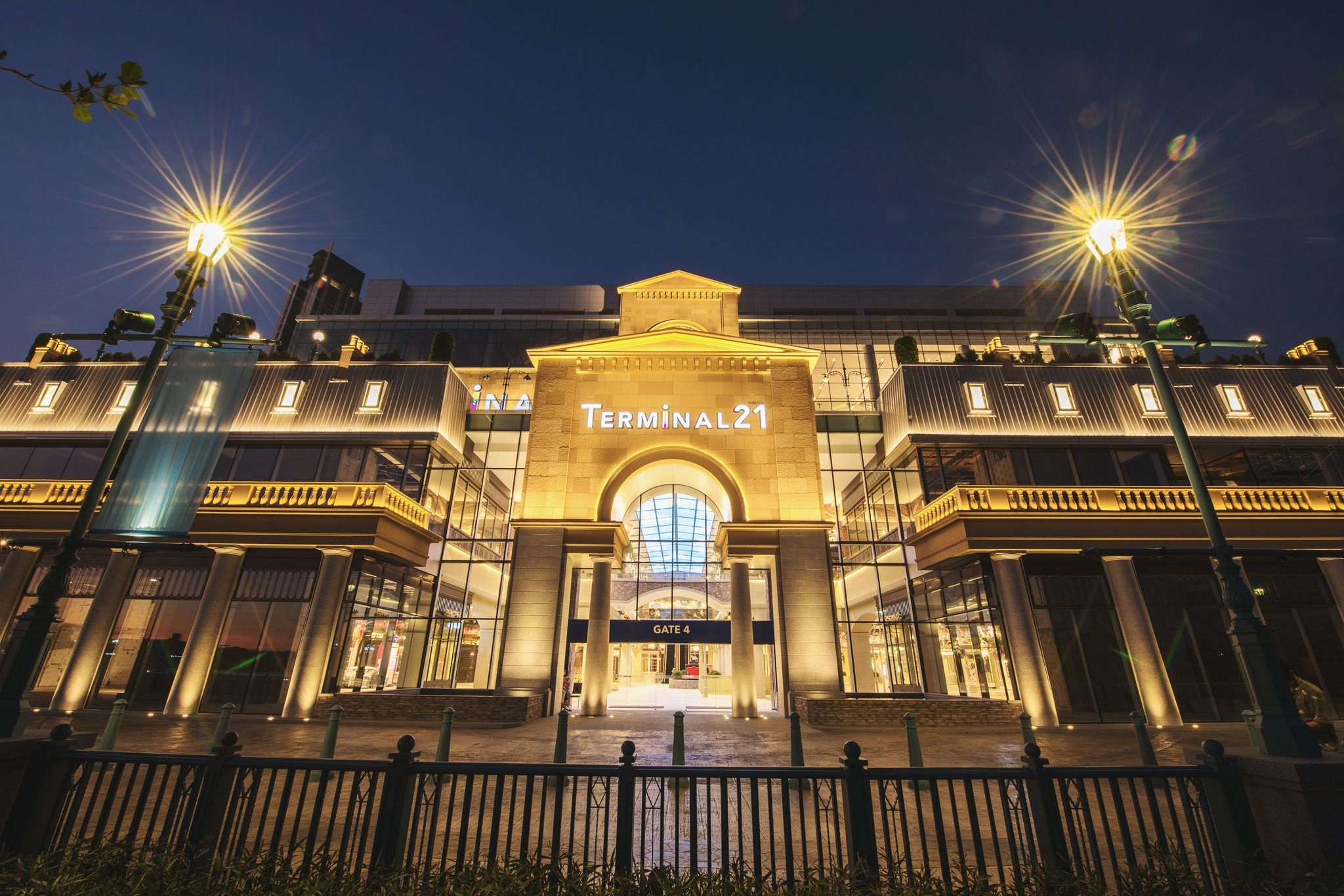 Terminal 21 Rama 3 is now open for mall-lovers along the Chao Phraya