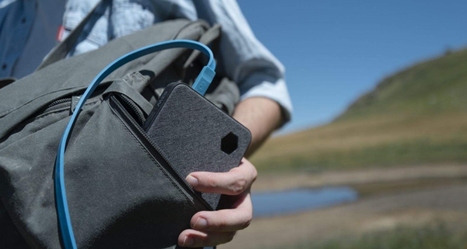 8 essential gadgets when travelling