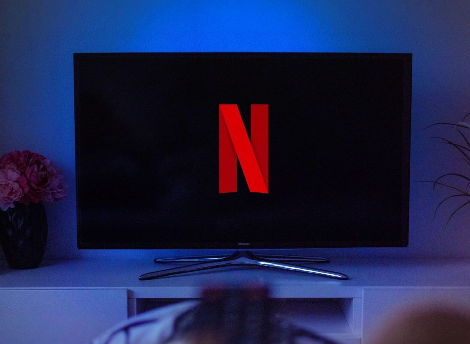 Sharing Netflix passwords is coming to an end. Here’s how they’re doing it.