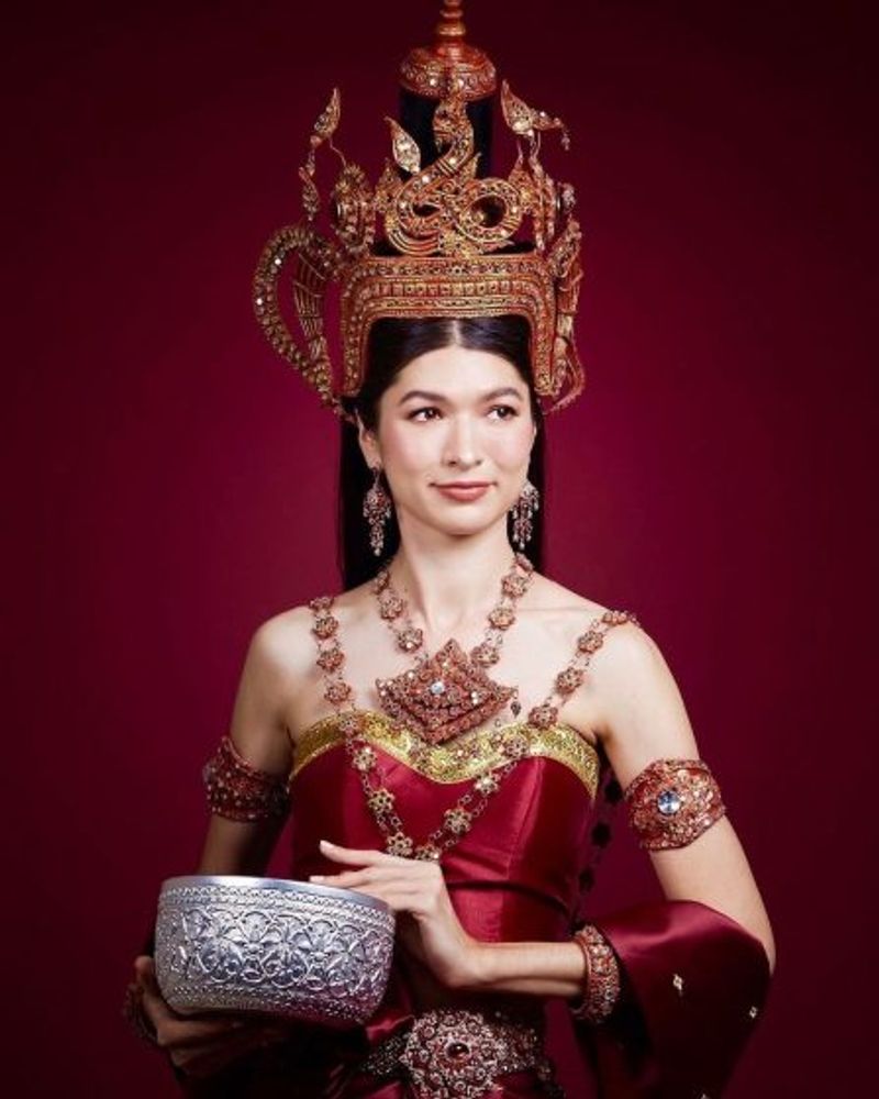 Where to rent Thai costumes in Bangkok for your Songkran photoshoot