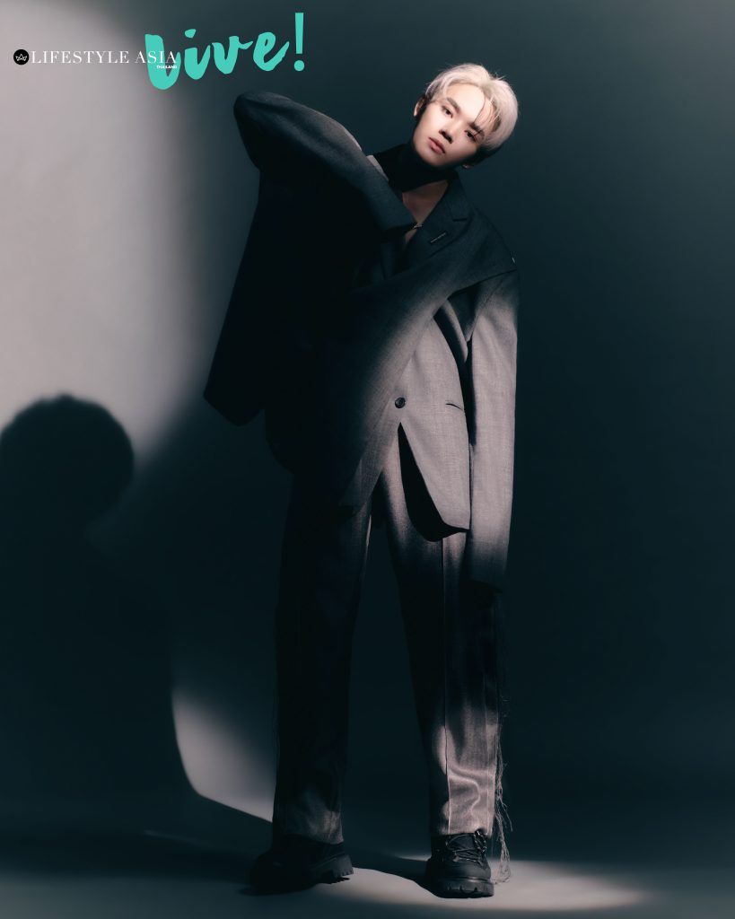 Come meet the members of DVI: 4NOLOGUE's newest T-Pop boy band