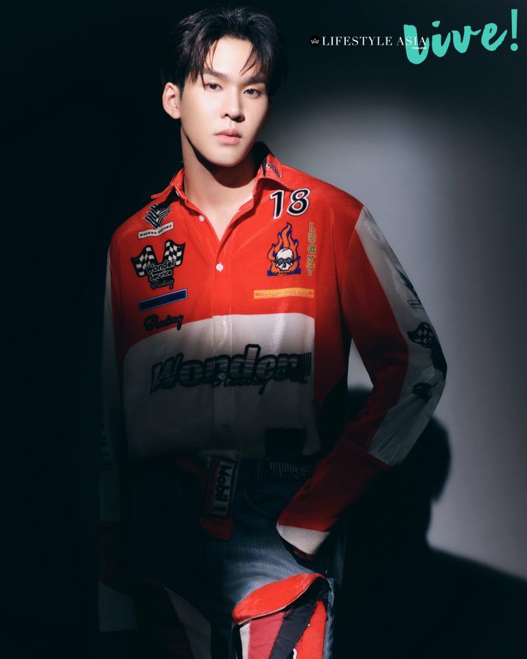 Come meet the members of DVI: 4NOLOGUE's newest T-Pop boy band