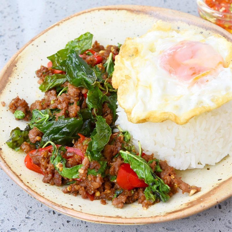 Where to find the best pad krapow in Bangkok