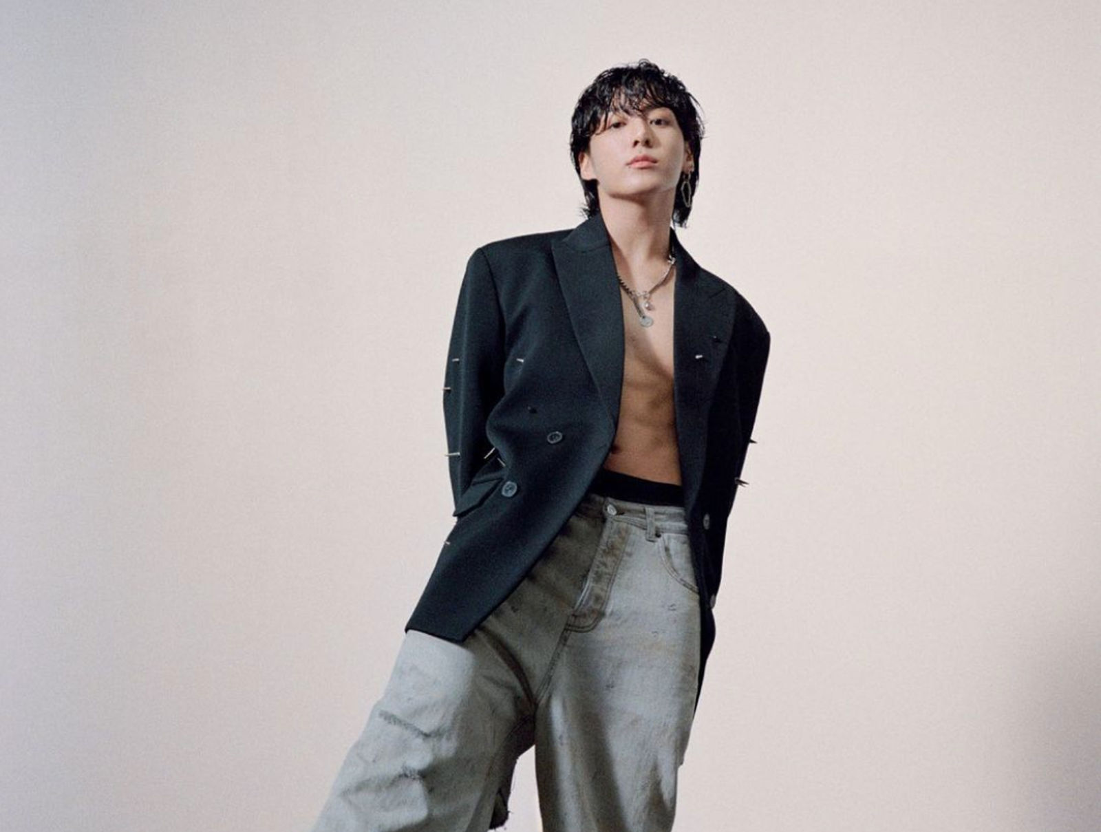 Jungkook's no-equipment workout routine for a flawless physique