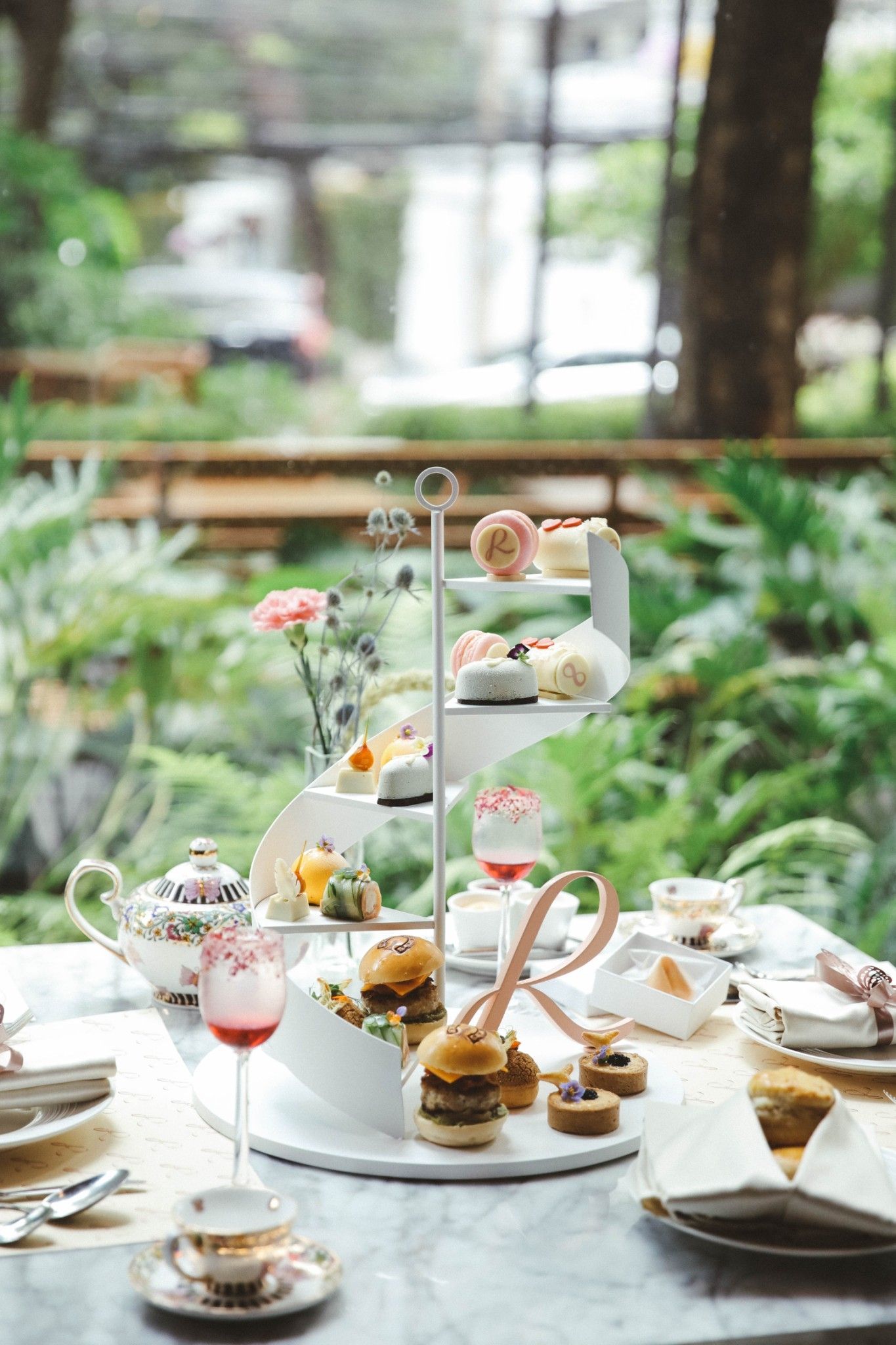 137 Pillars Bangkok x RAVIPA presents a blessful afternoon tea set