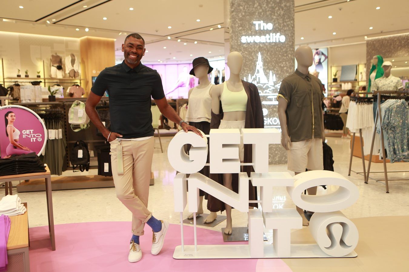 lululemon Thailand opens today at Central World