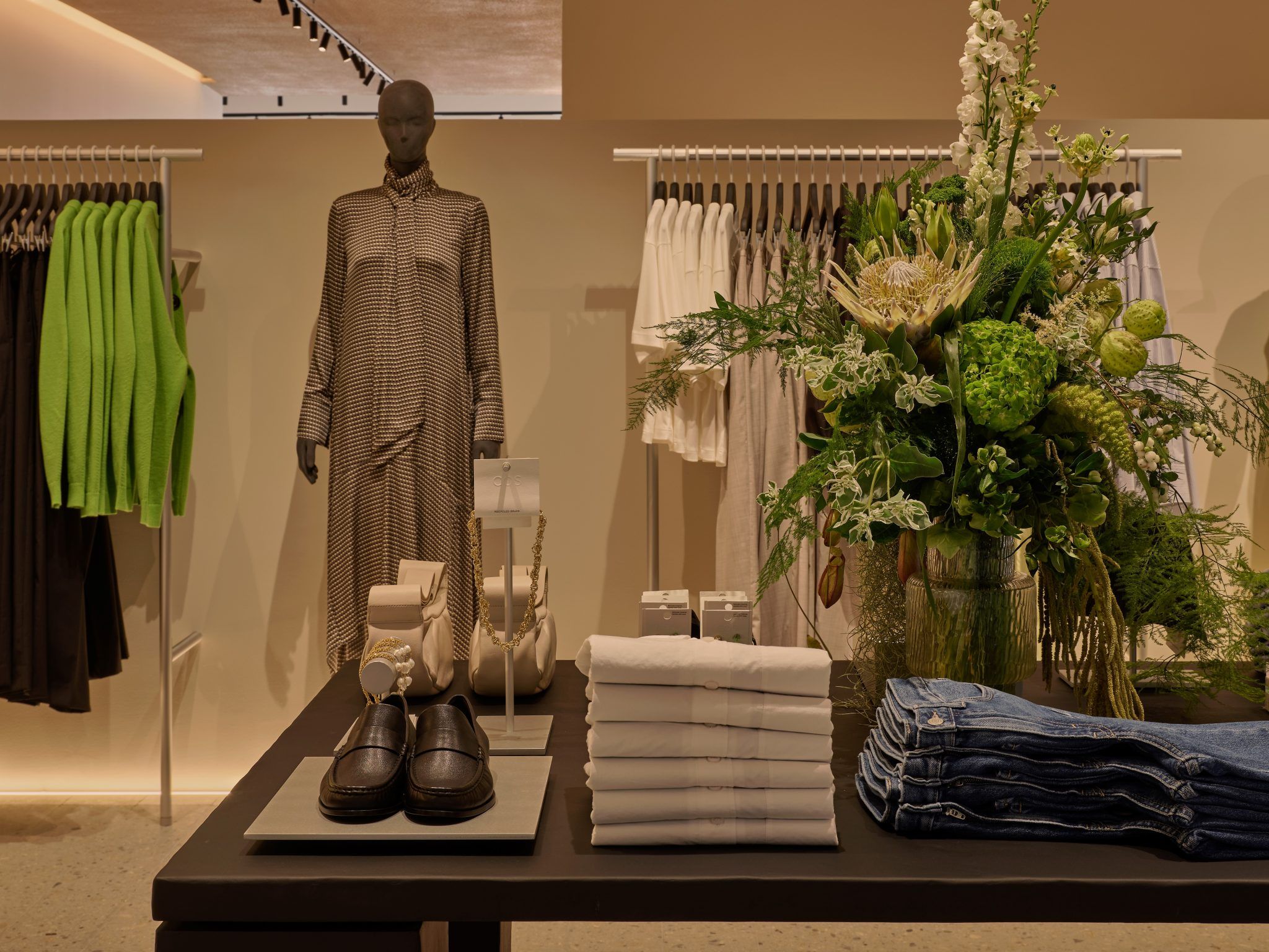 COS unveils new concept store in EmQuartier, focusing on sustainability
