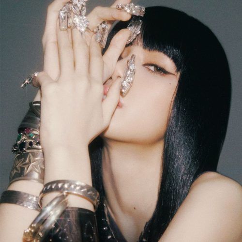 What is Blackpink Lisa's workout routine? How she maintains her body