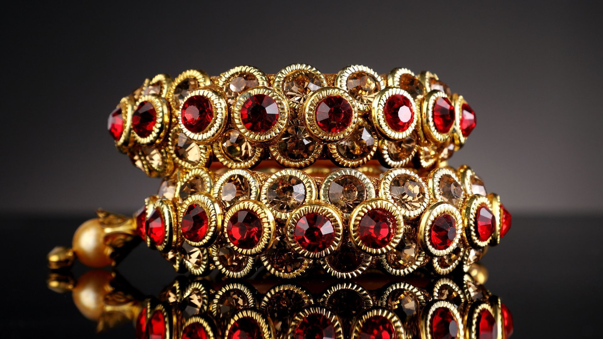 Lucky November birthstone according to the Chinese zodiac