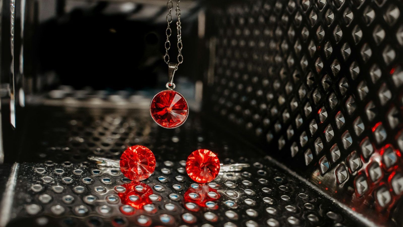 Lucky November birthstone according to the Chinese zodiac