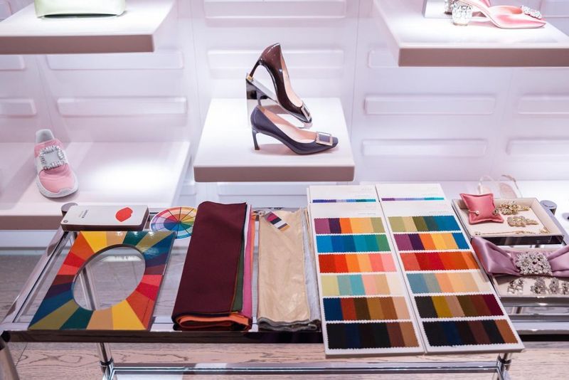 The 4 best colours to wear in hot weather, according to actual science