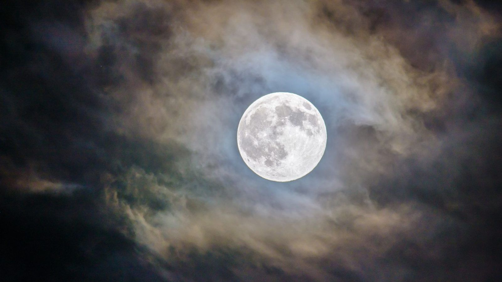 November Beaver Moon, and its effects of the full moon on zodiacs