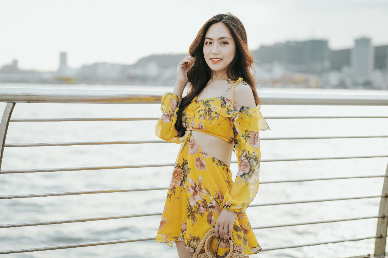 The 4 best colours to wear in hot weather, according to actual science