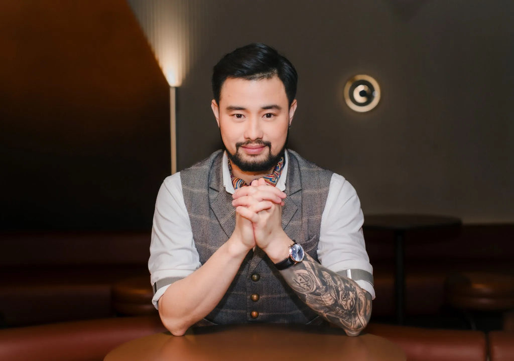 Cocktail Time EP3: “Tos- Pattanarak” making the Skydiving cocktail