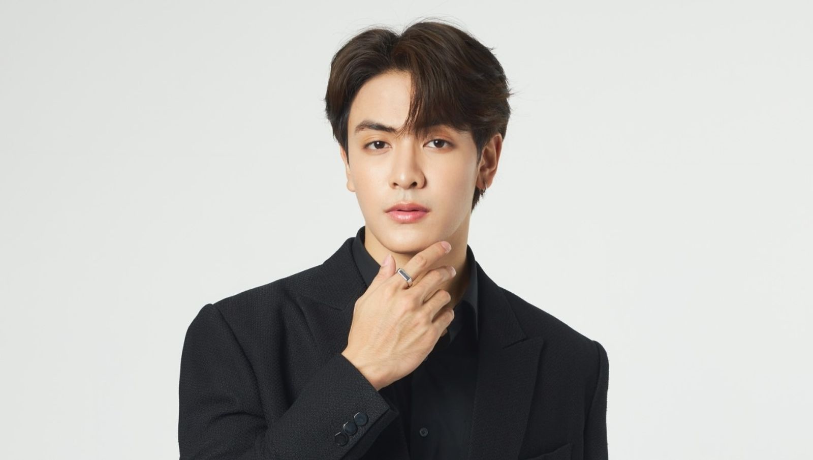 Archen 'Joong' Aydin, Idol