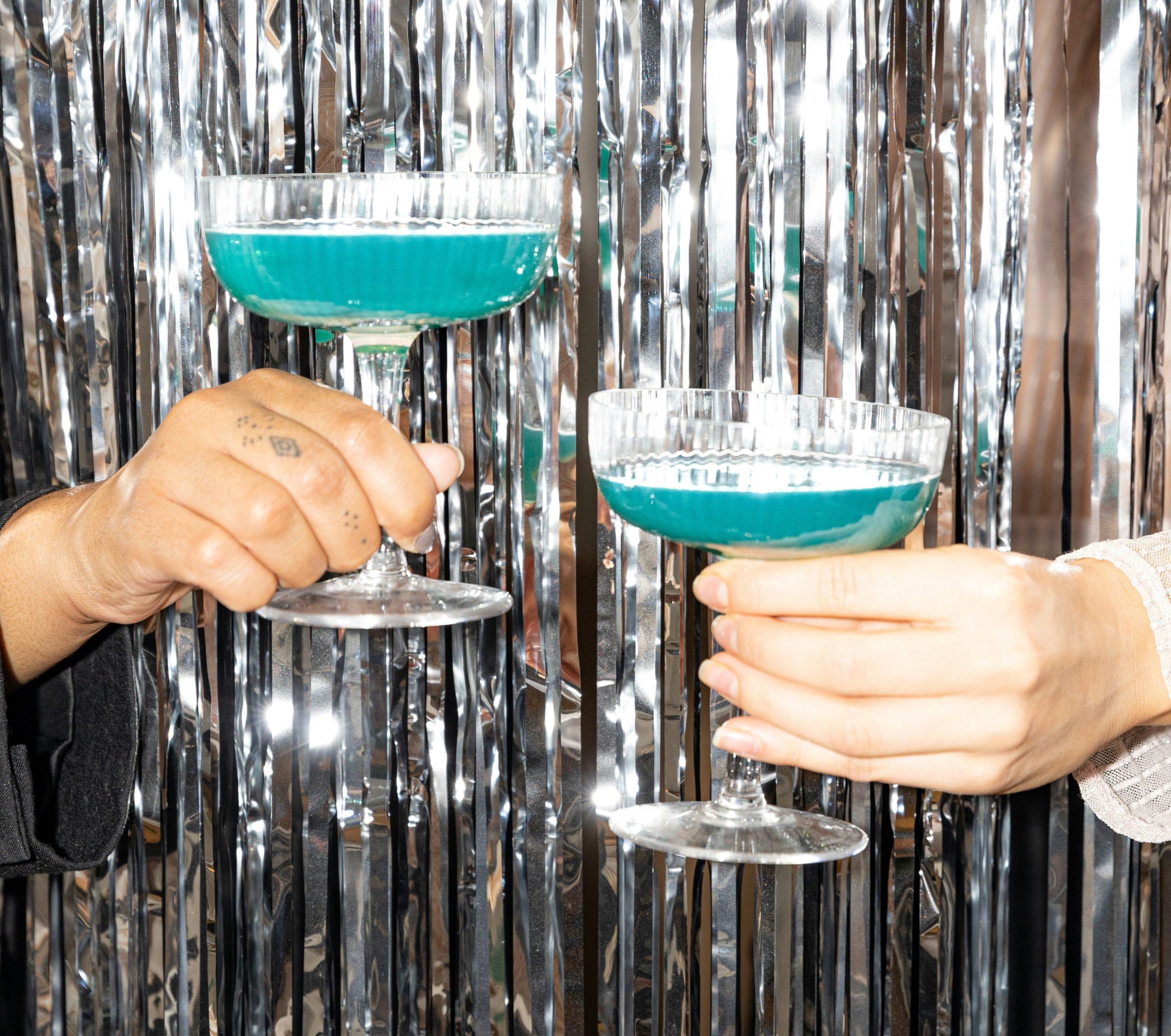 What drink to order at the bar on a first date