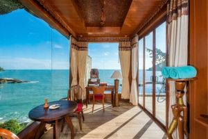 How to visit Moo Deng: Location, transportation, price, and more