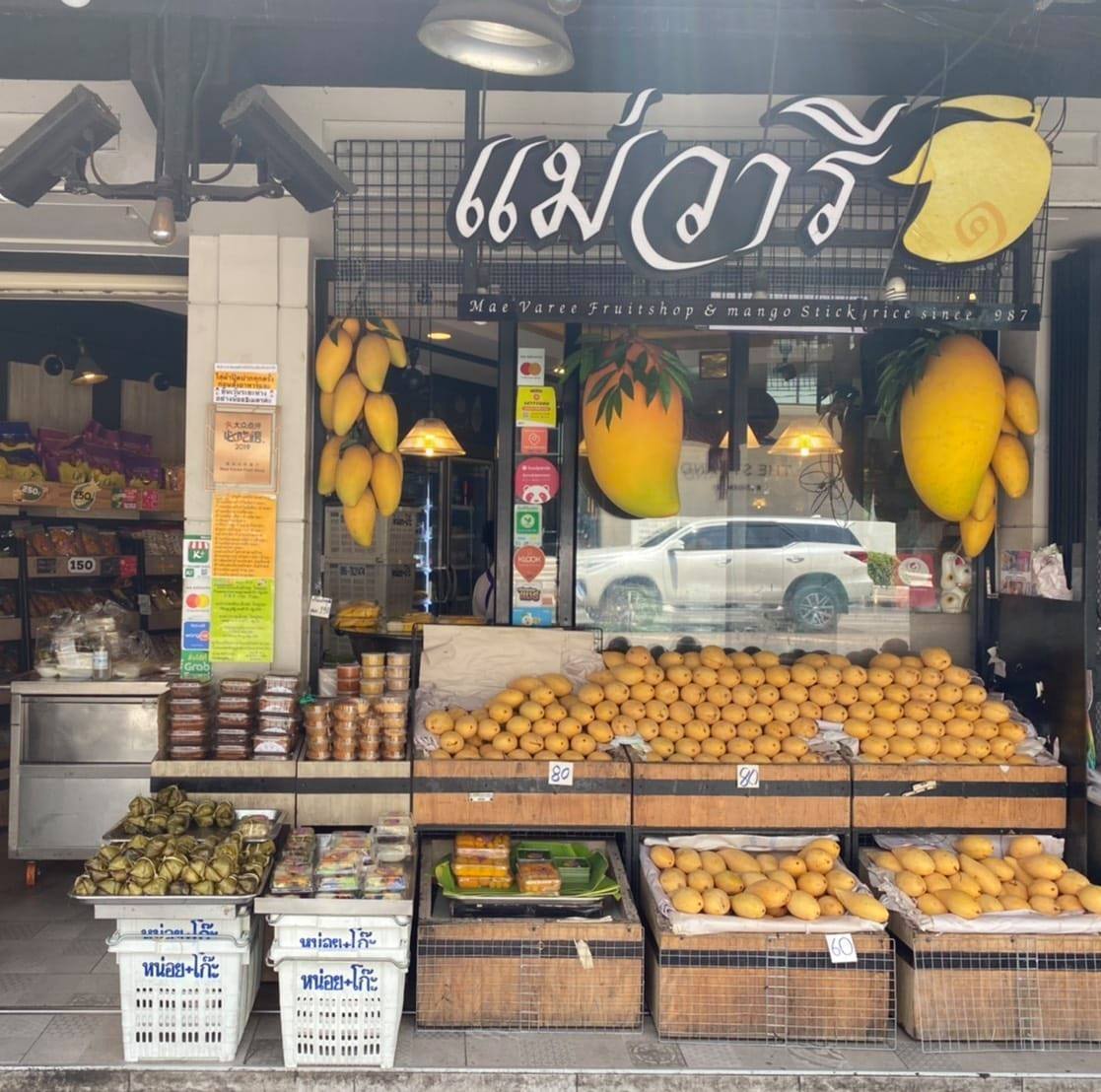 Get the best mango sticky rice in Bangkok at these street food stalls