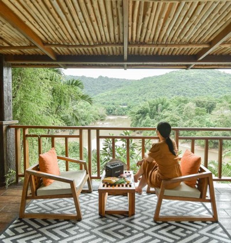 How to visit Moo Deng: Location, transportation, price, and more