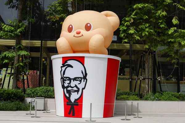 Butterbear x KFC: NongNoey and her fried chicken hands