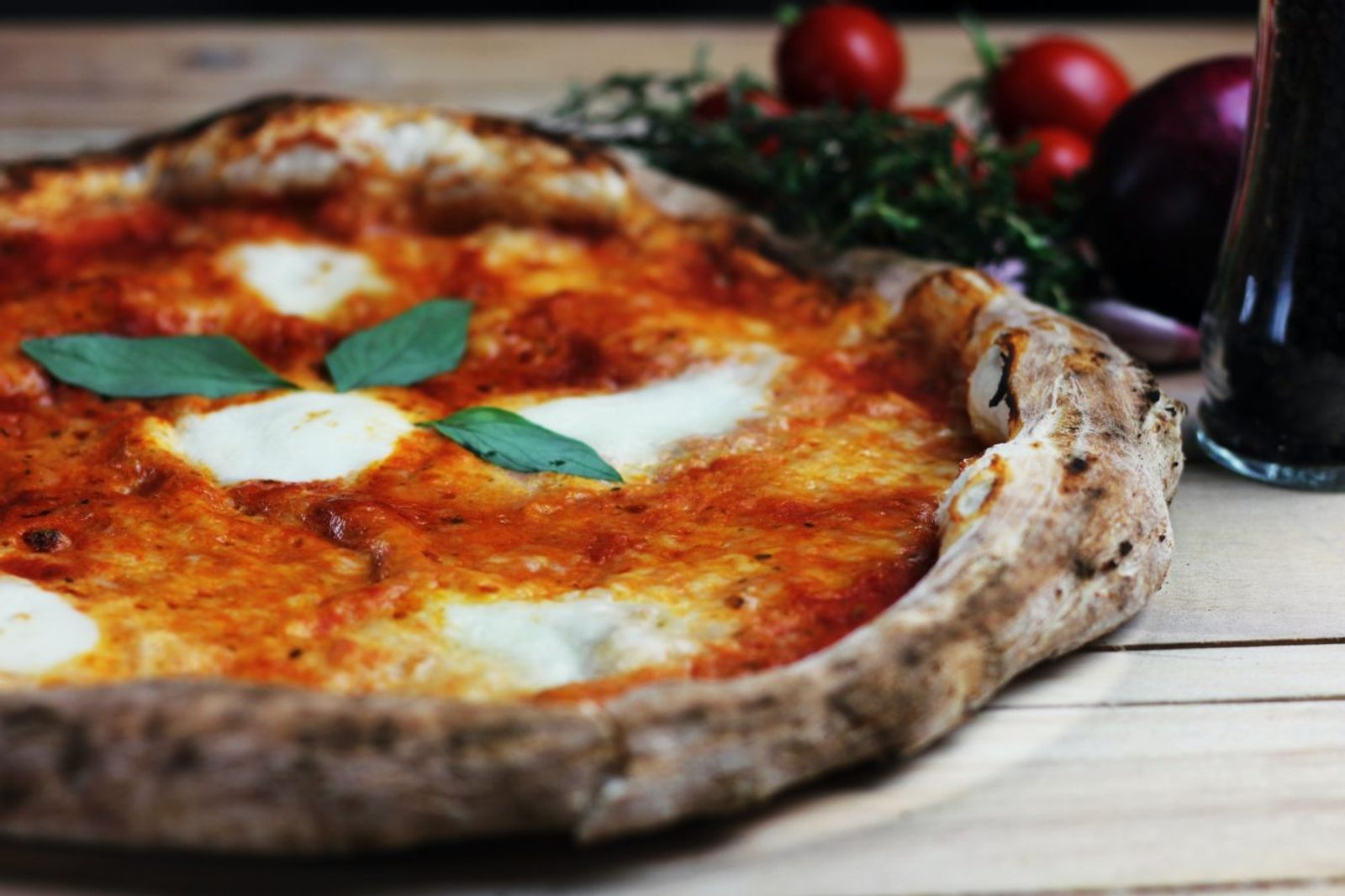 7 pizza places in KL that offers delivery services to you during MCO