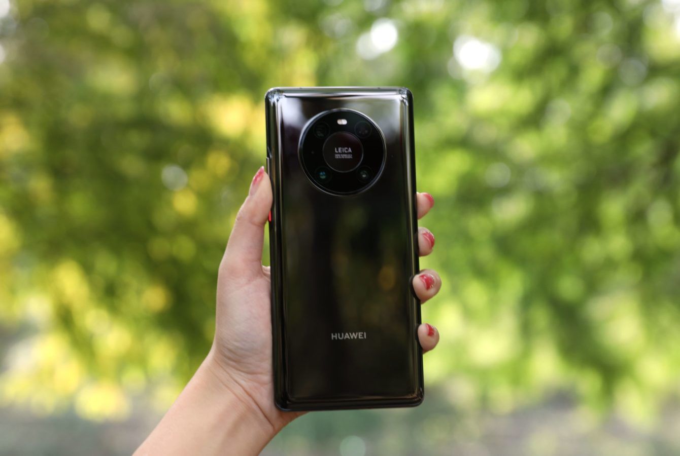 Huawei ups the smartphone ante with the launch of the Mate 40