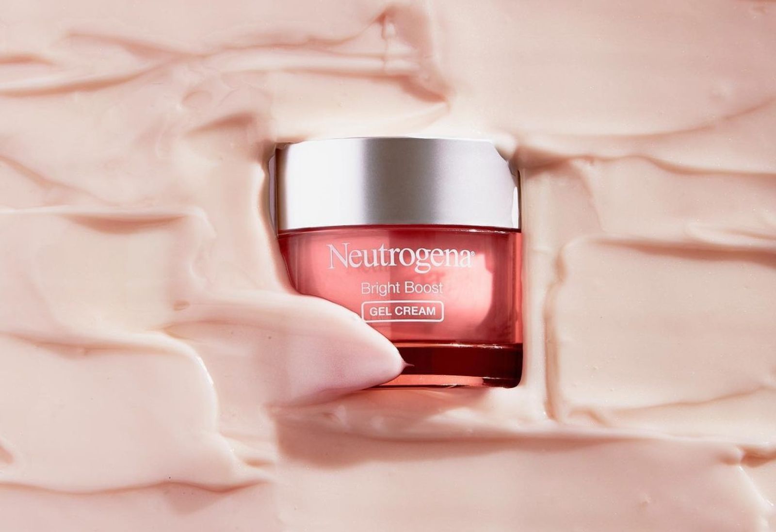 Brighten up dull skin effectively with the Neutrogena® Bright Boost range