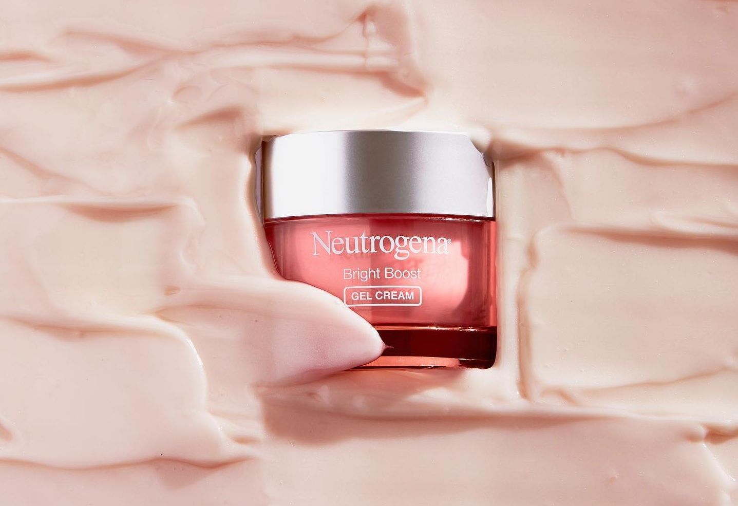 Brighten up dull skin effectively with the Neutrogena® Bright Boost range