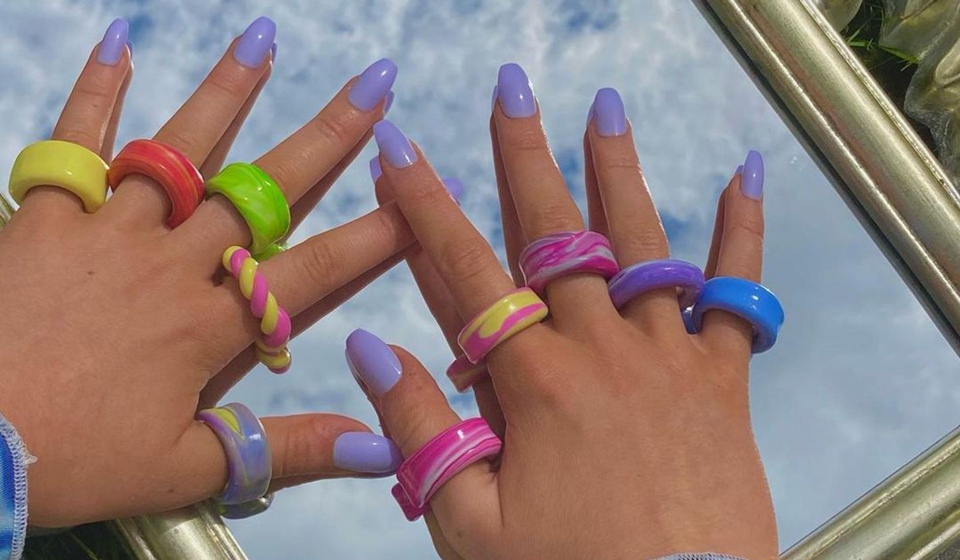 Summer trend: Clay rings are making a comeback and we're into it